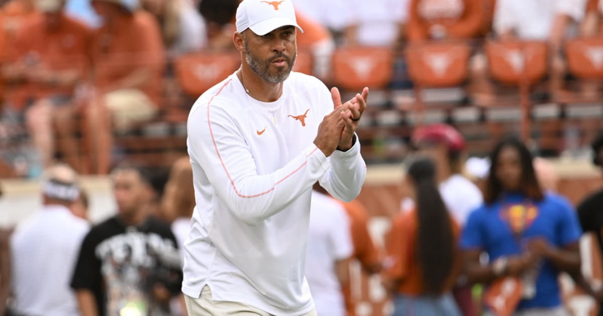 Texas WR coach Chris Jackson signing new deal with Longhorns