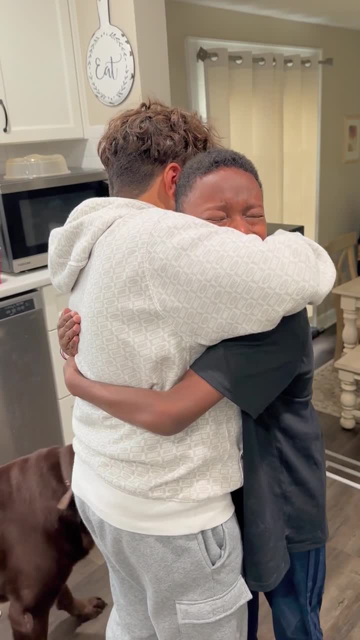 Surprise reunion between two best friends goes viral
