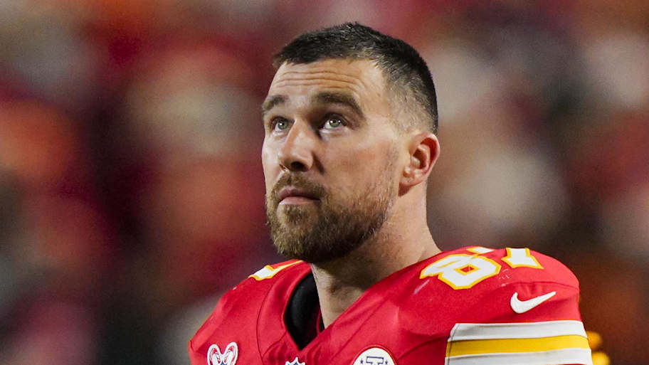 How Taylor Swift surprised one employee at Chiefs' Christmas game