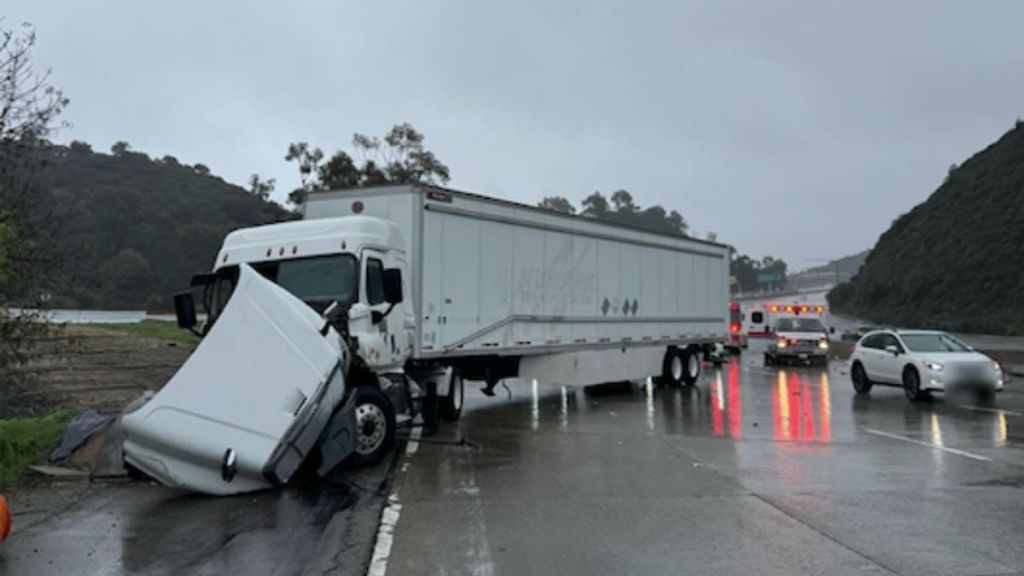 Sig alert issued after big rig jackknifes on I-15 in Mission Valley