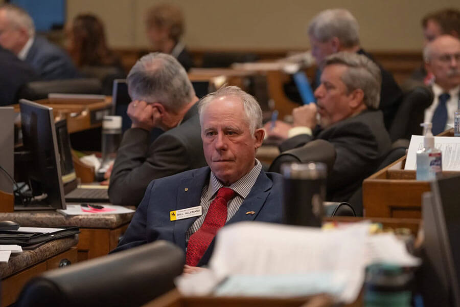 Wyoming legislator who allegedly 'drinks while driving for anxiety ...