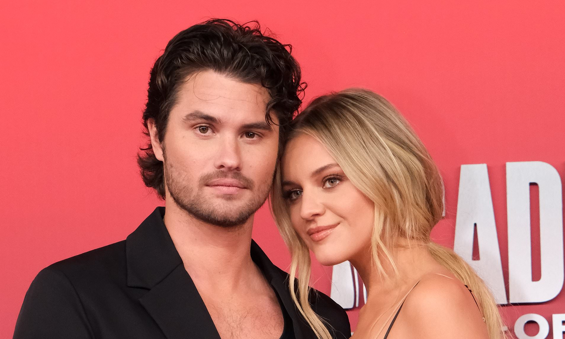 Chase Stokes reveals dramatic buzz cut after 'crashing out' over Kelsea ...