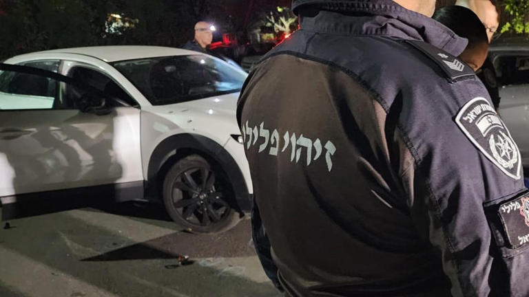 Eleven arrested in coordinated op targeting alleged protection racket ...
