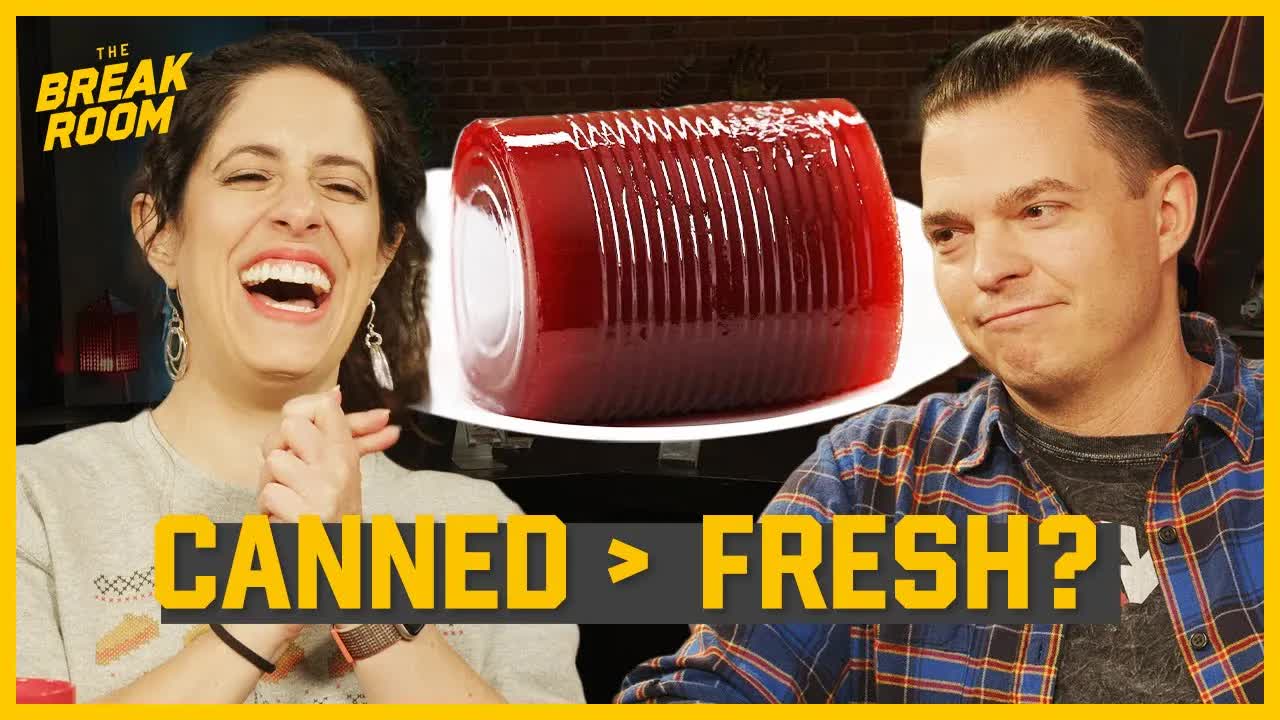 Canned cranberry sauce over fresh? Tier list - Thanksgiving food