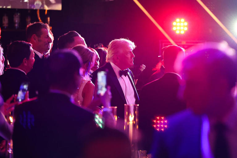 Melania Trump steals the spotlight in dazzling silver gown at Mar-a ...