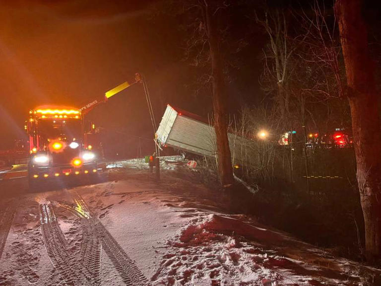 Semi-truck crash in Ohio had crews battling heavy snow while assisting ...
