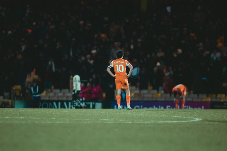 Blackpool player ratings v Port Vale: Majority score 5/10 as red card ...