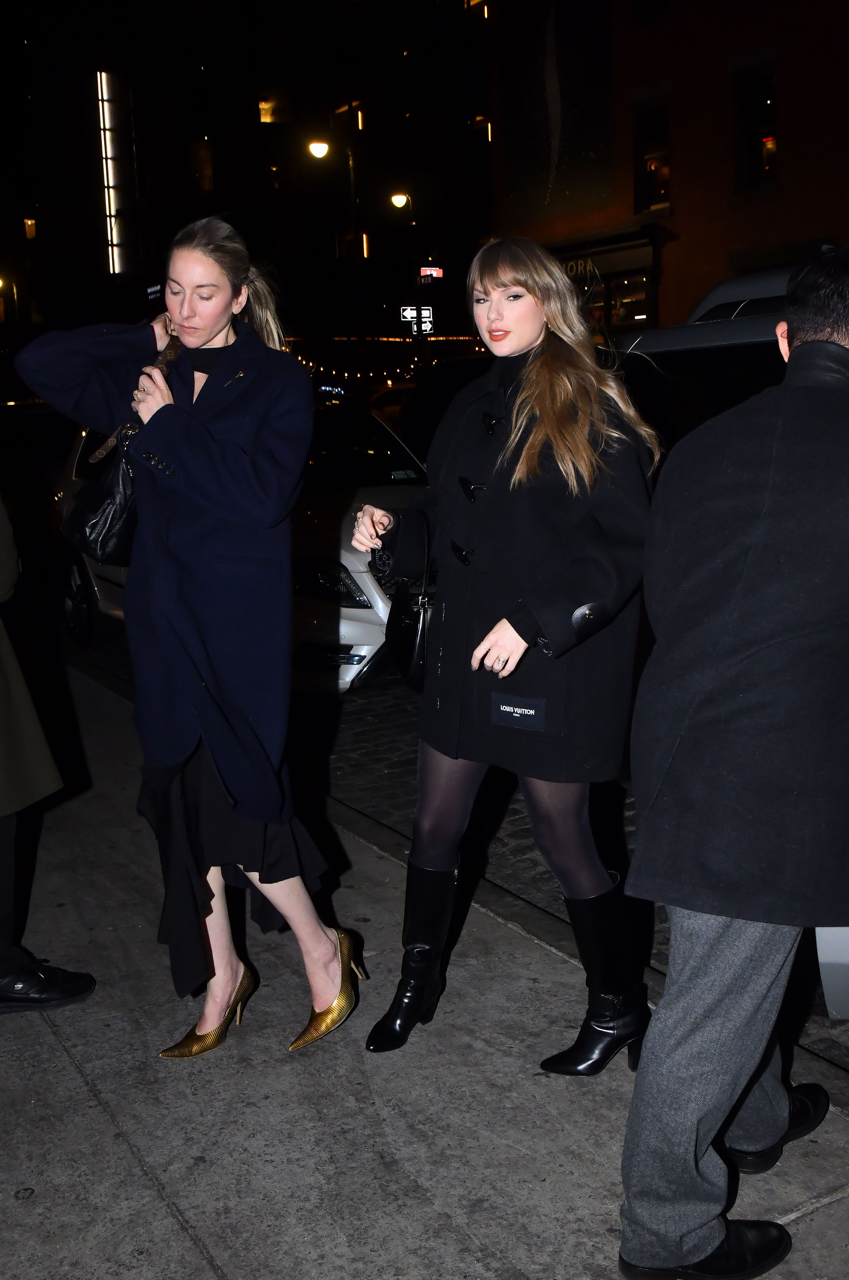 Taylor Swift attends Este Haim’s NYE wedding to Jonathan Levin at ...