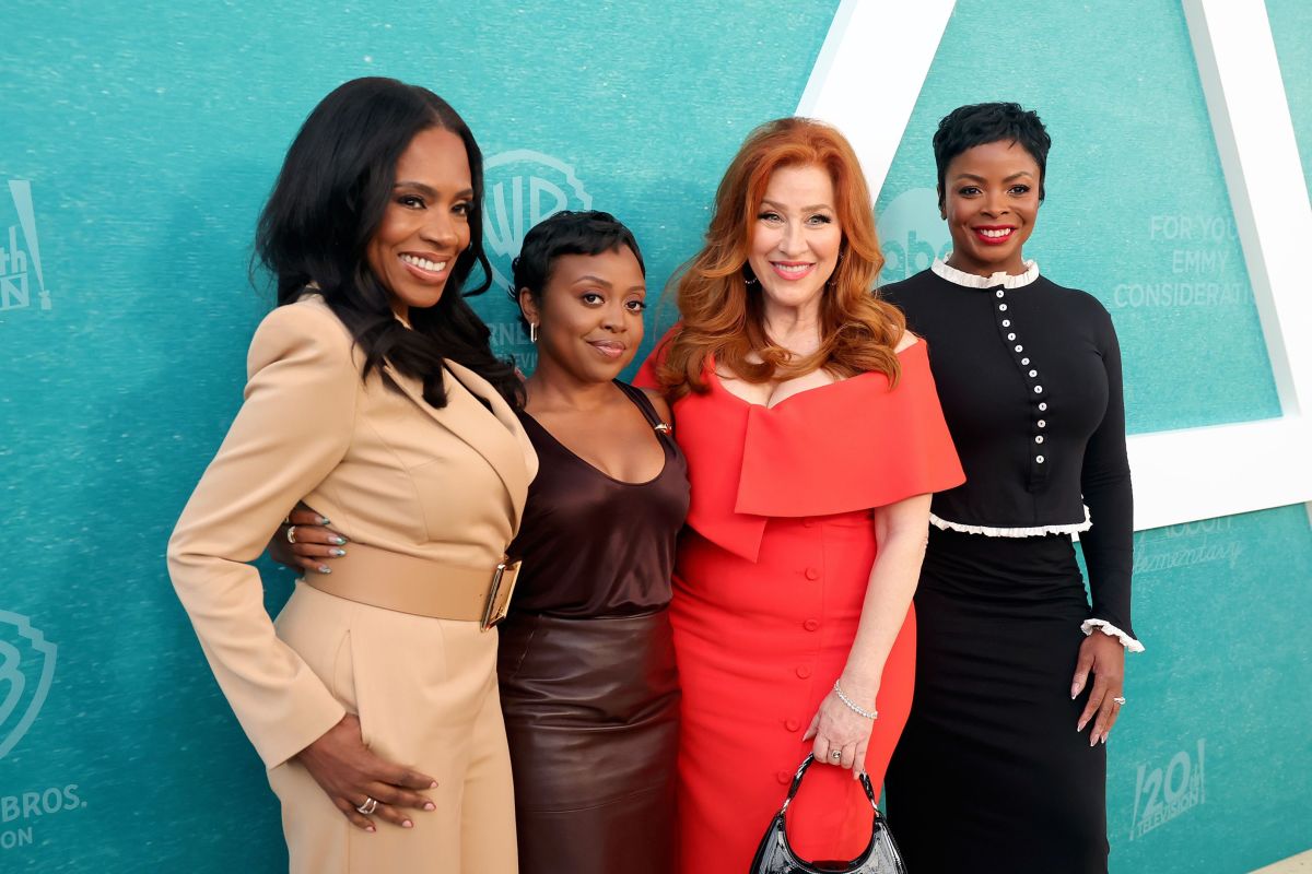 'Abbott Elementary' star shuts down pregnancy rumors after New Year's ...