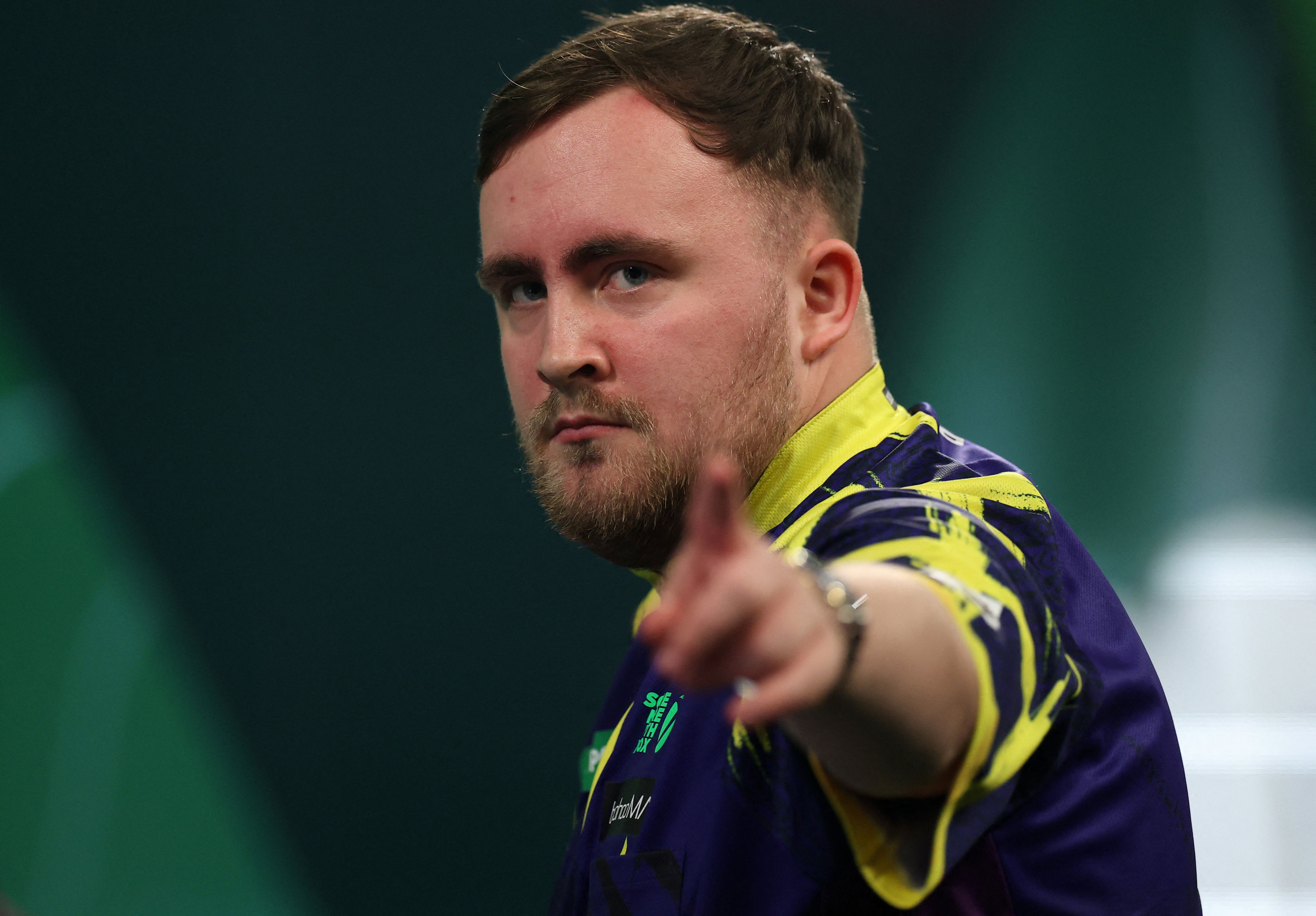 World Darts Championship live: Mistakes cost Humphries versus Van Veen