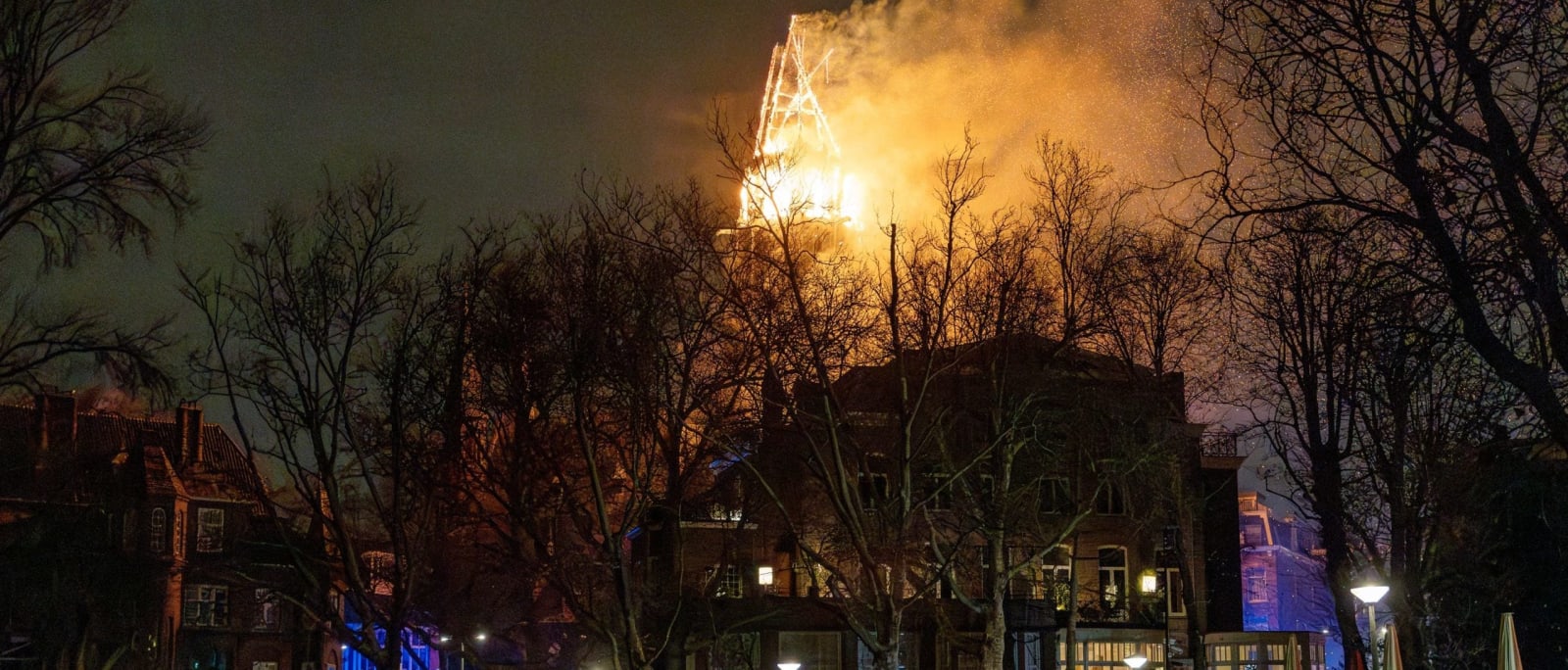Famous church burns as Netherlands police face unprecedented violence ...
