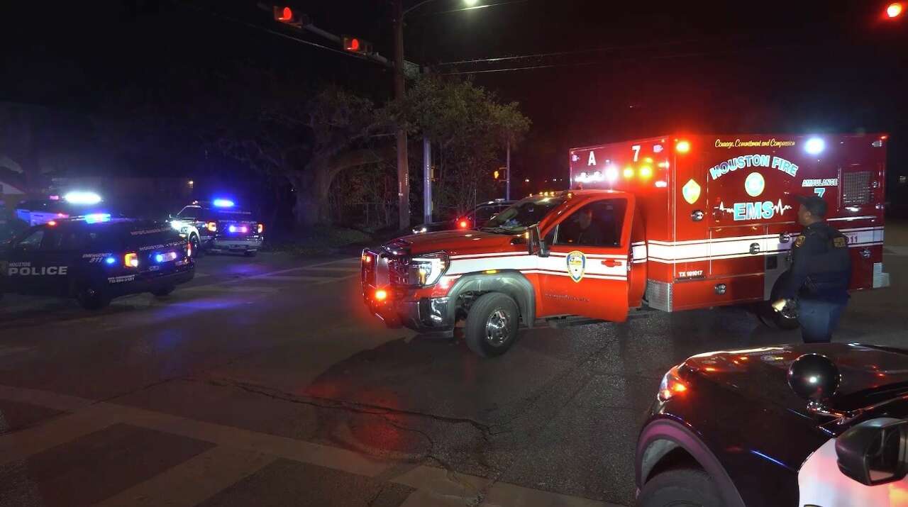 7 people injured in shootings at 2 Houston short-term rental parties on ...