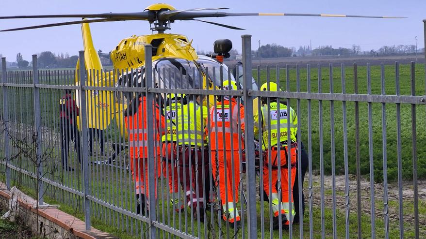 Pieve di Cento, quindicenne perde una mano per lo scoppio di un petardo