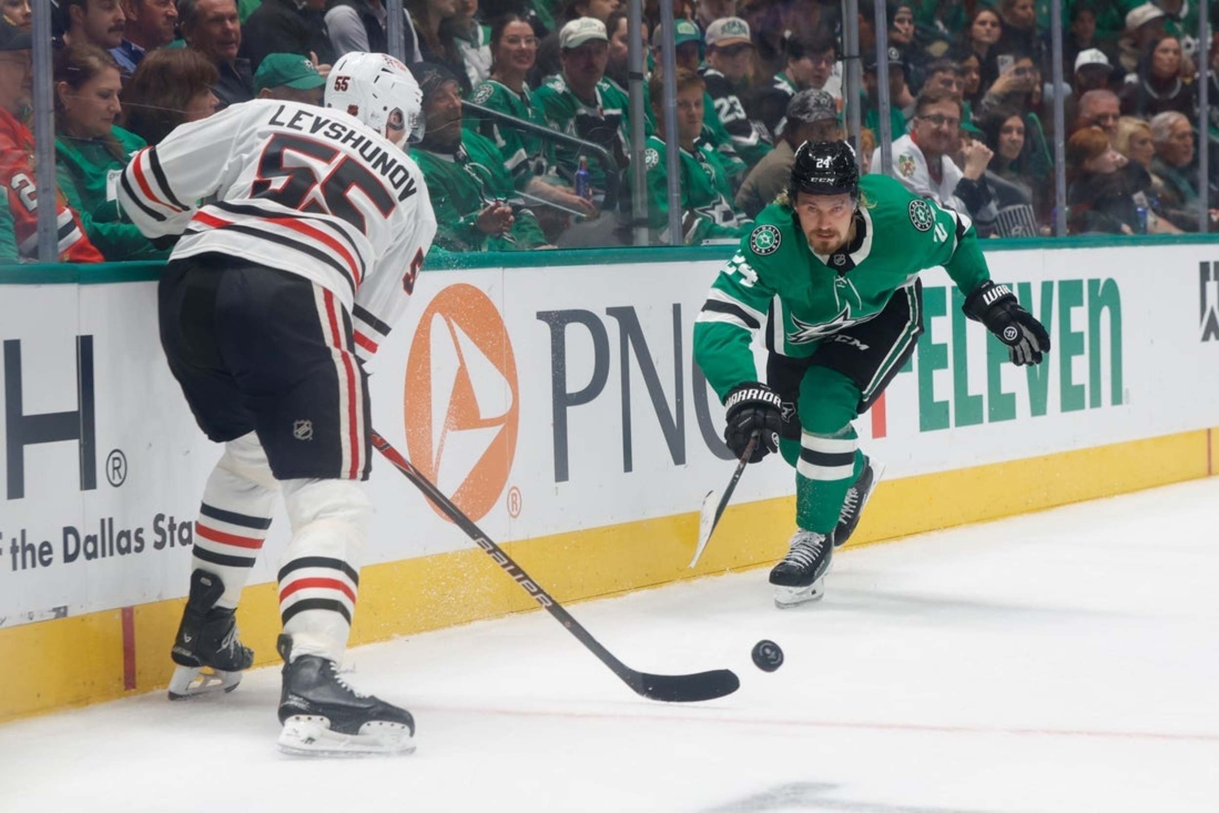 Stars eager to end skid in matchup vs. scuffling Blackhawks