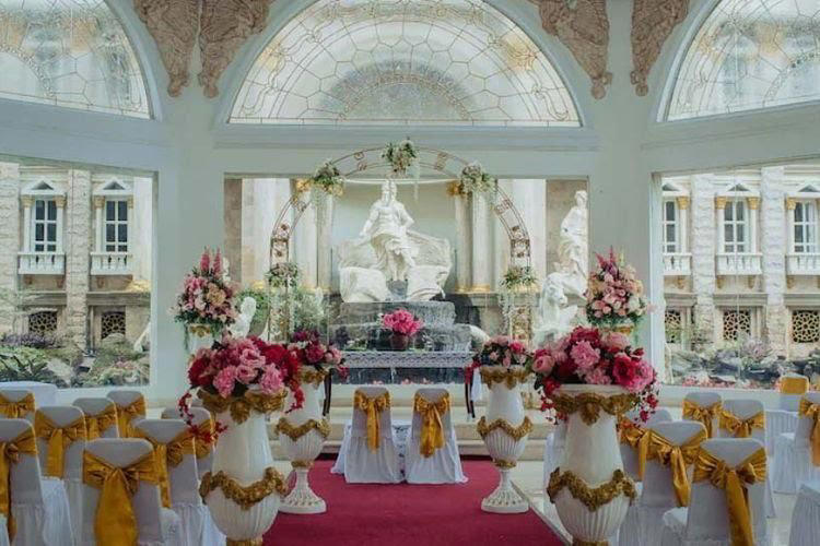 8 hotel dengan kolam air hangat di Lembang, cocok untuk staycation!