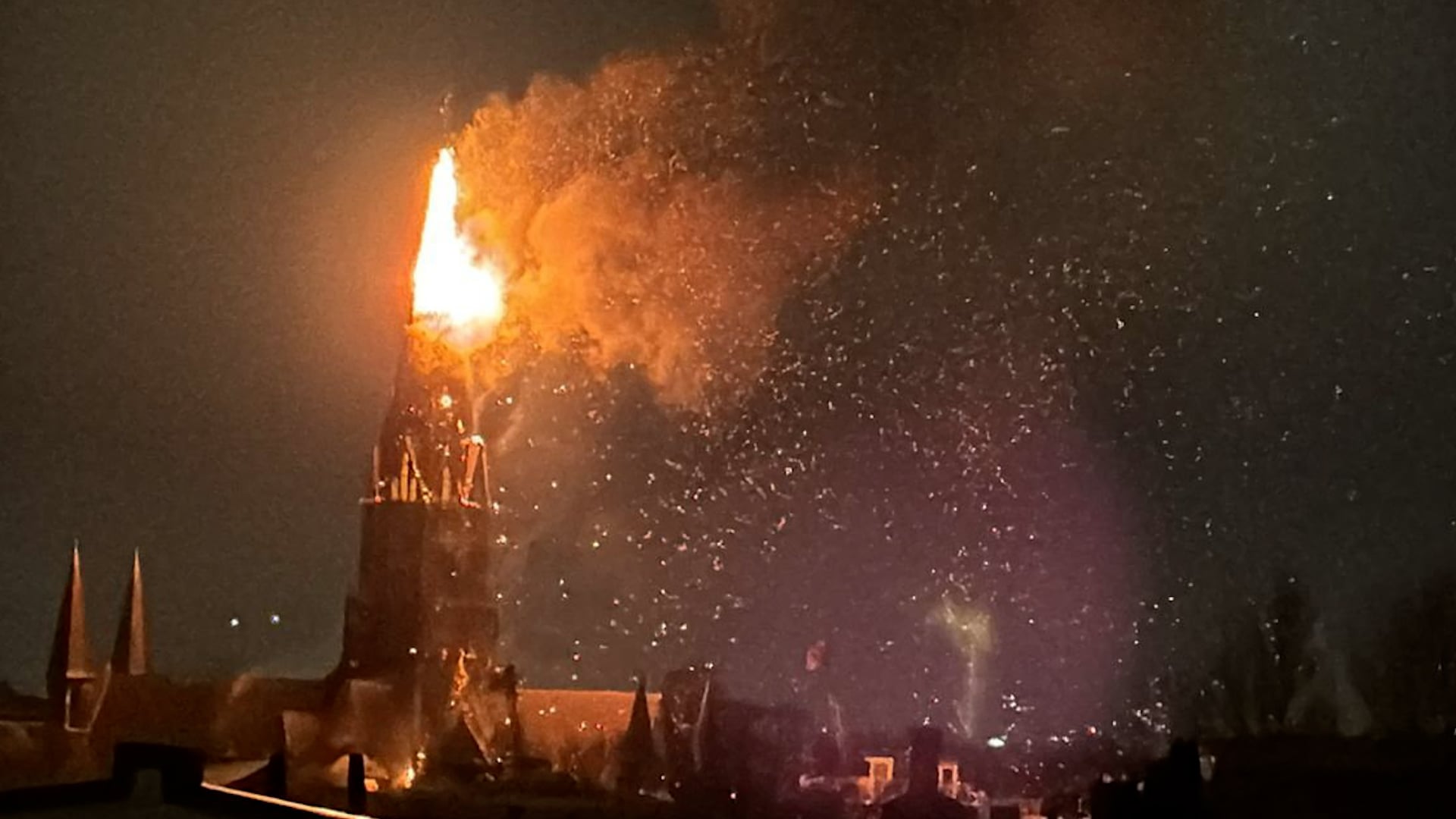 Video captures historic Amsterdam's Vondelkerk church on fire
