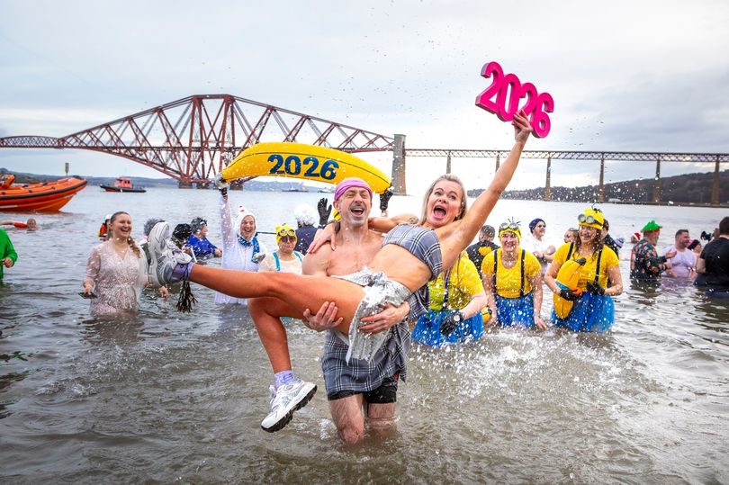 Hundreds descend on Edinburgh for 'Loony Dook' as event celebrates 40th ...
