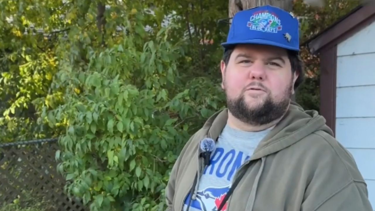 Filming goes wrong: Squirrel crashes the shot like it’s born for fame