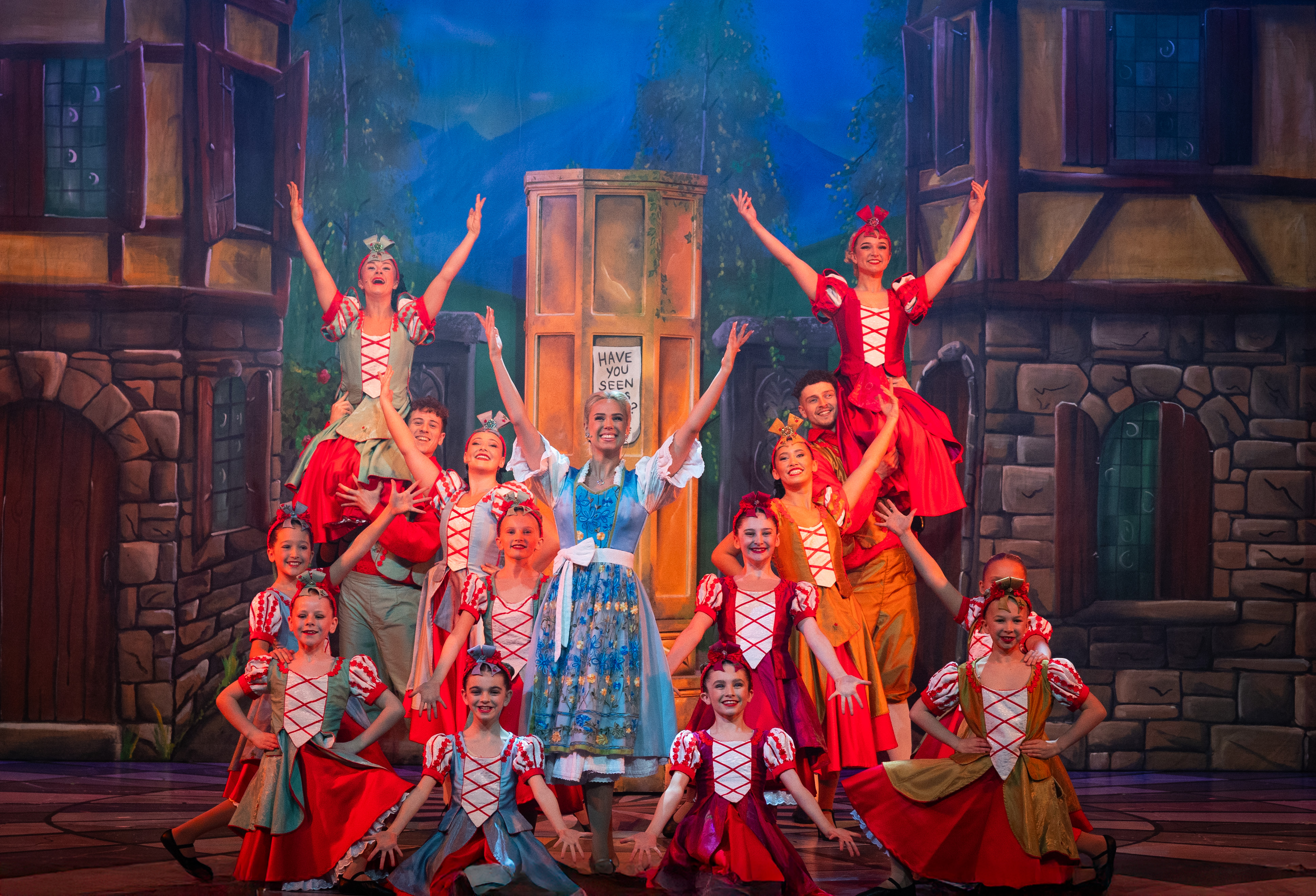 I saw Blackpool Grand's panto with Cornation Street's Marc Baylis it ...