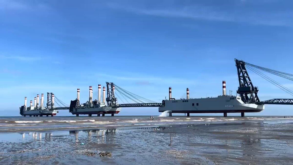 Chinese military tests movable 800-meter piers for Taiwan invasion drills