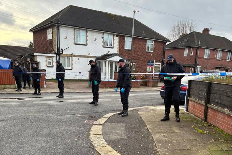 Murder probe launched after man stabbed to death minutes before ...