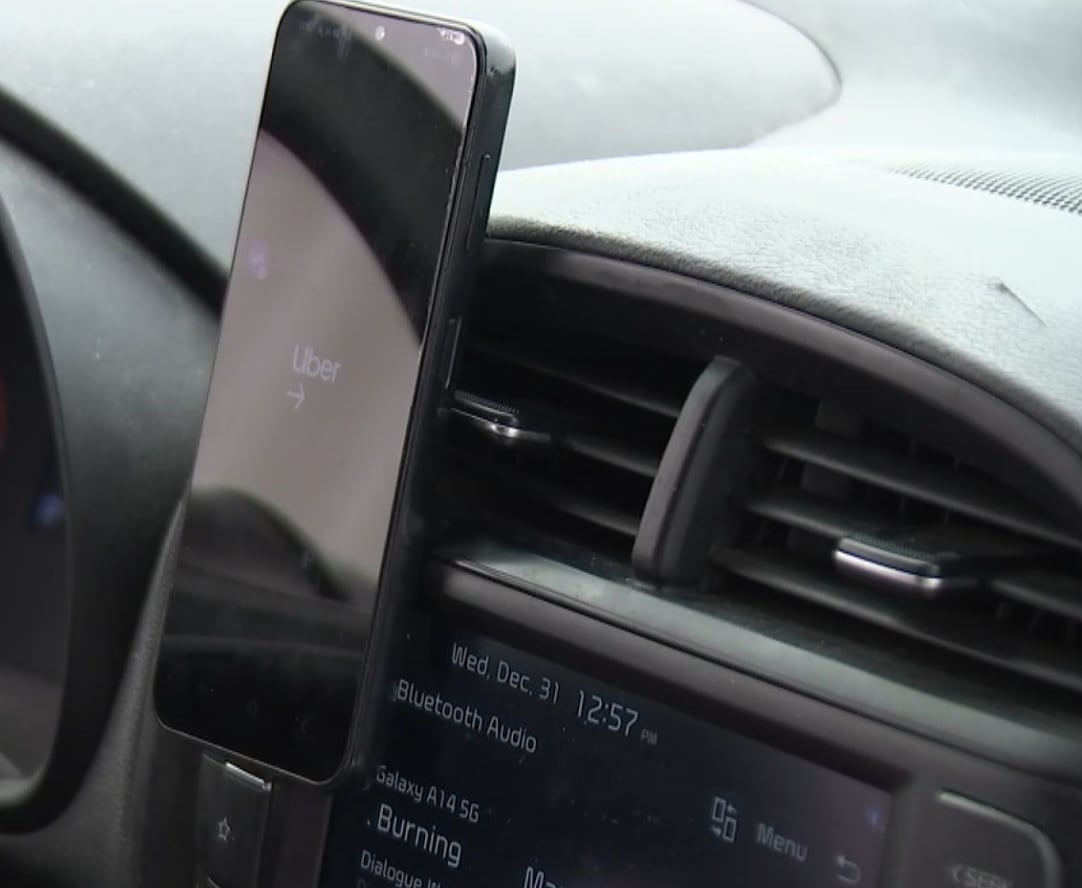 Rideshare drivers work extra hours on New Year’s Eve amid tourism decline