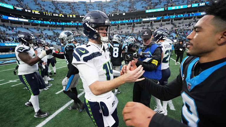 Seahawks QB Sam Darnold's 2025 numbers tell 2 distinctly different stories