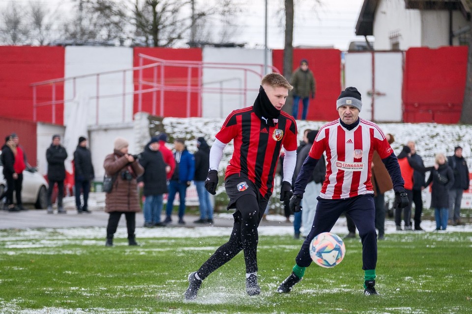 Noworoczny trening w Tarnowie. Na stadionie Tarnovii przy ulicy ...