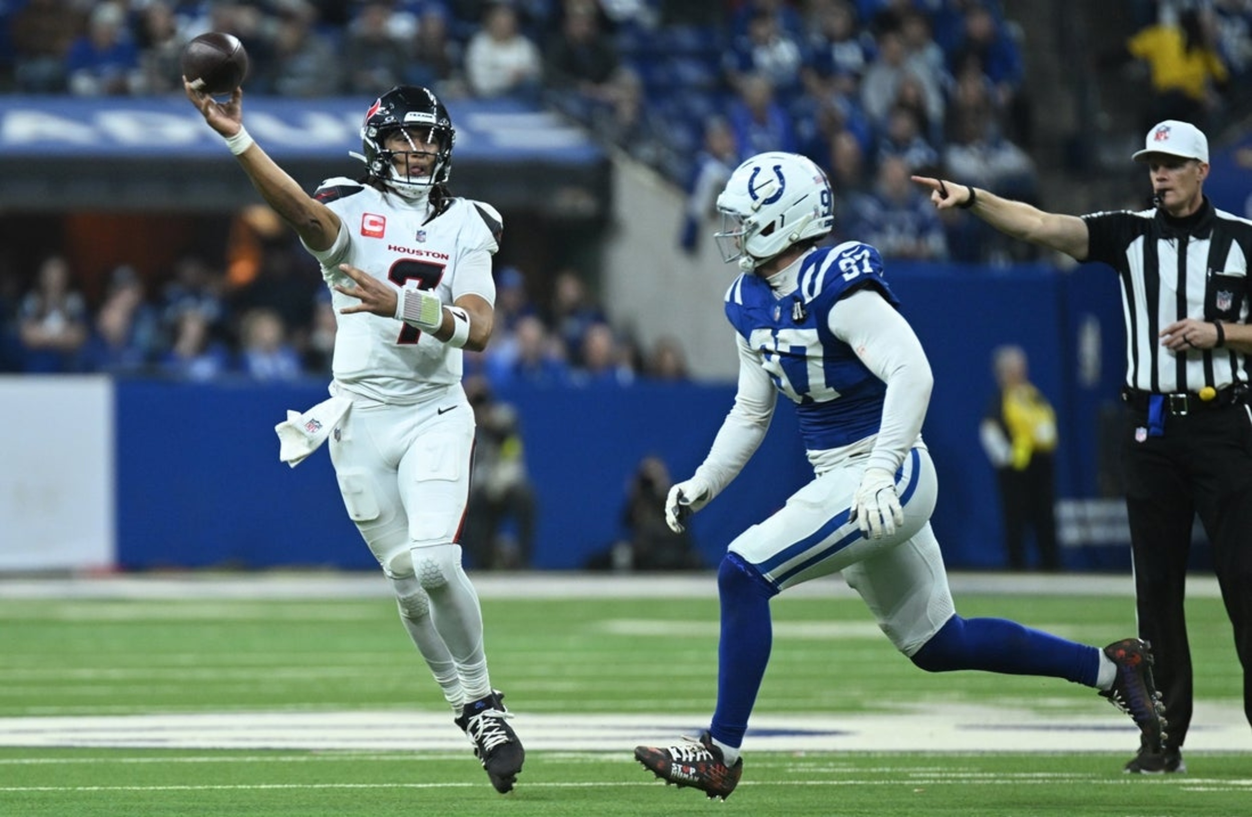 Red-hot Texans focused on Colts with division control out of their hands
