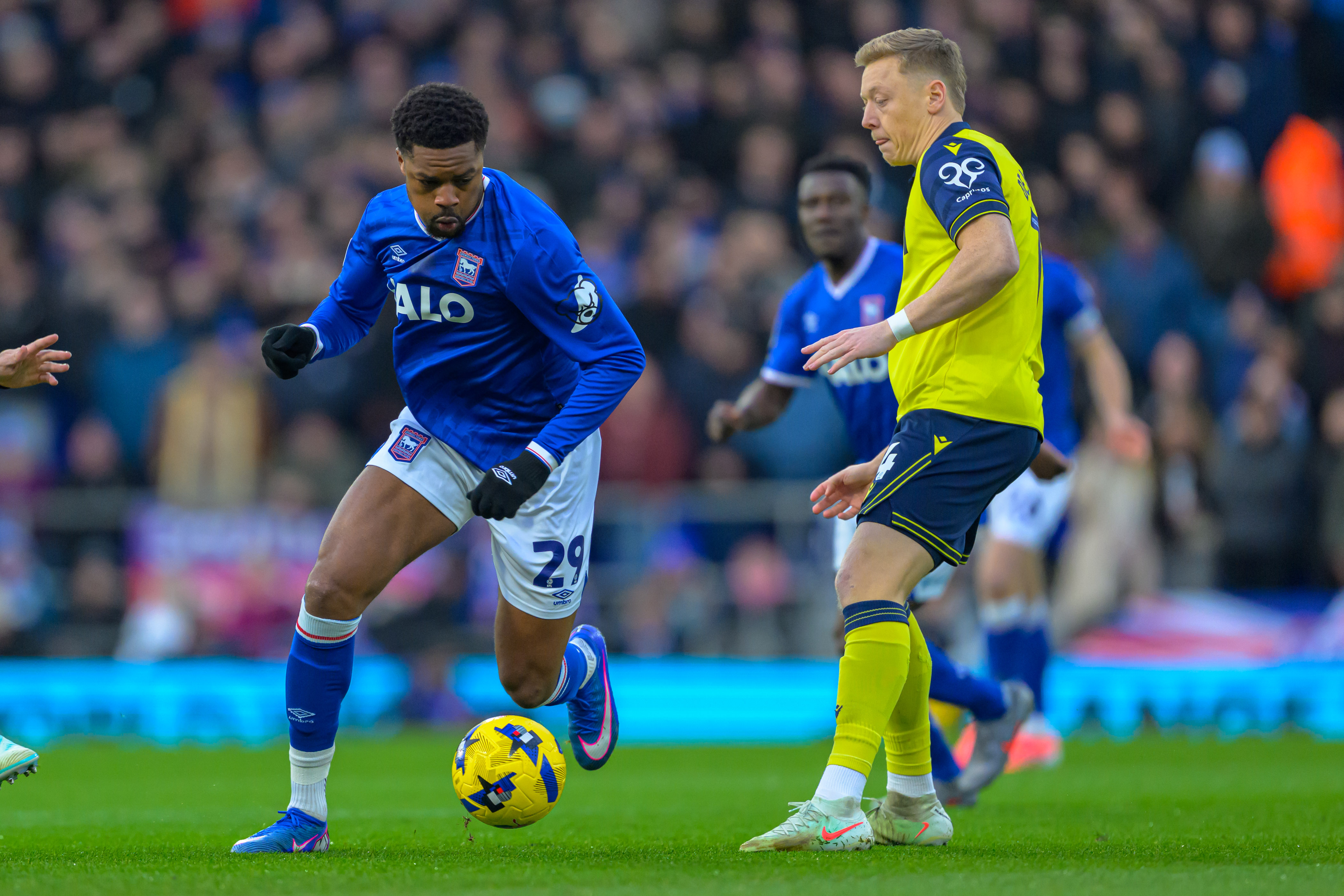 Akpom begint jaar met goal die hem dichter bij definitief vertrek bij ...
