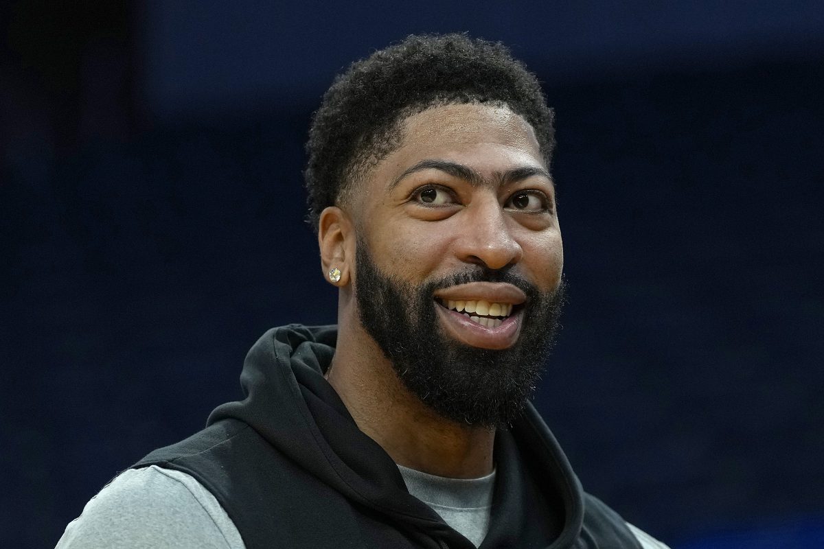 Warriors trade pursuit of Anthony Davis takes bizarre twist