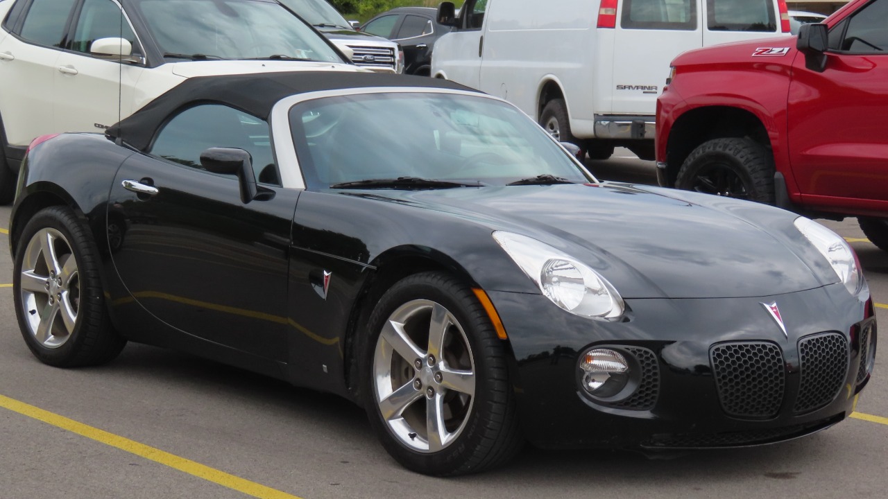 Pontiac built a Miata rival that was quicker, and nobody remembers