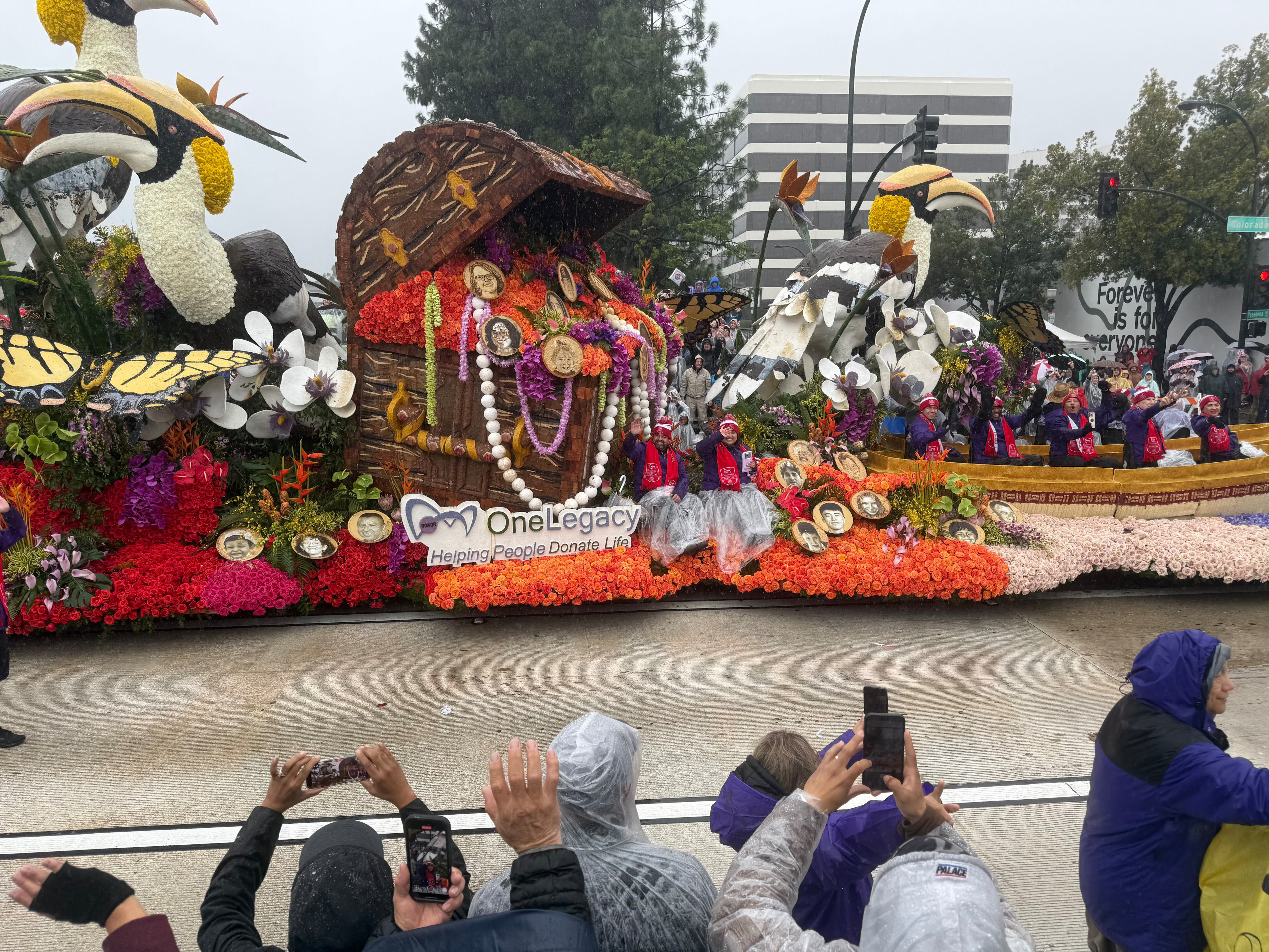 Iowa teen honored at Rose Parade for saving 6 lives through organ donation