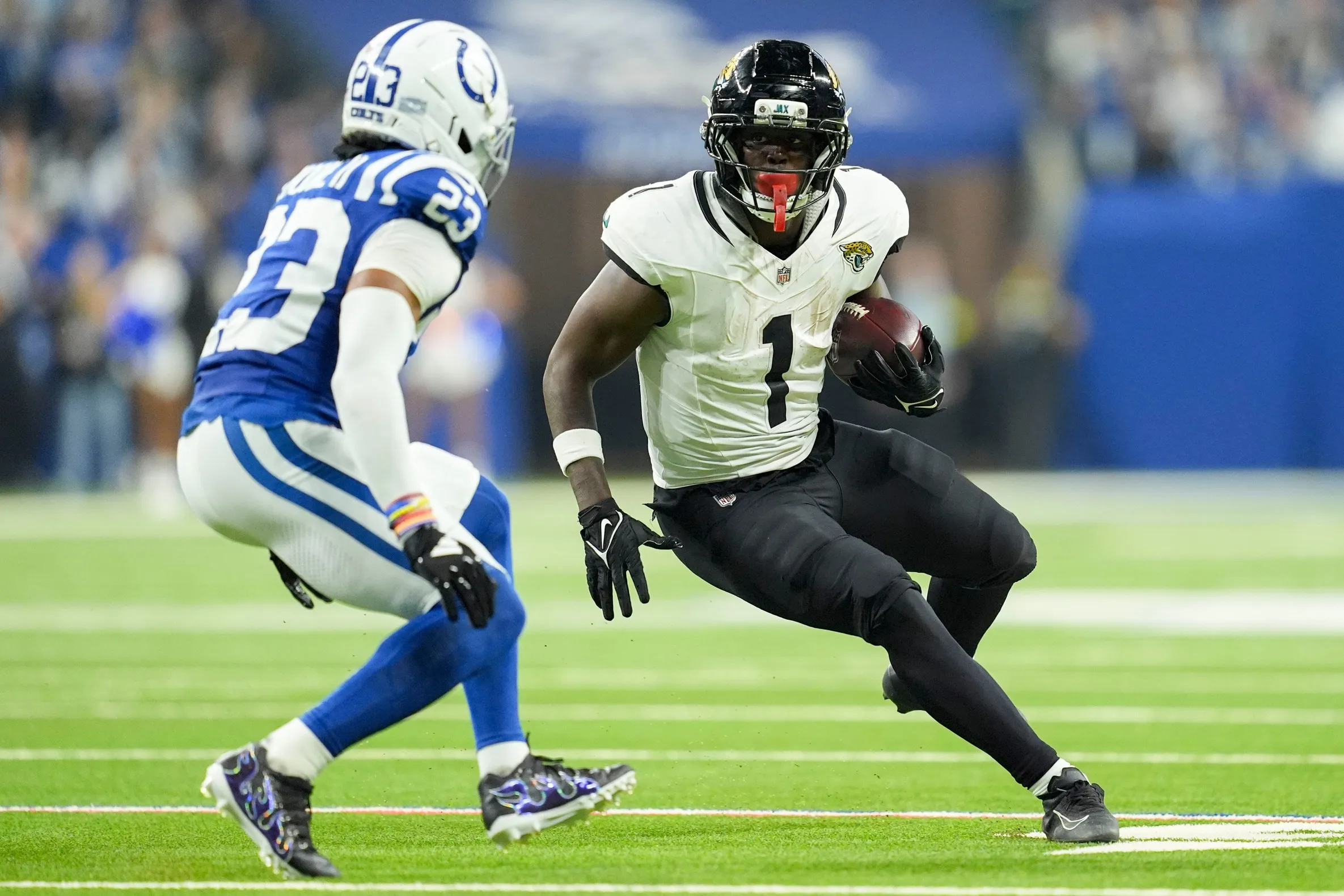 Jaguars near AFC South crown as Etienne recalls Urban Meyer fallout