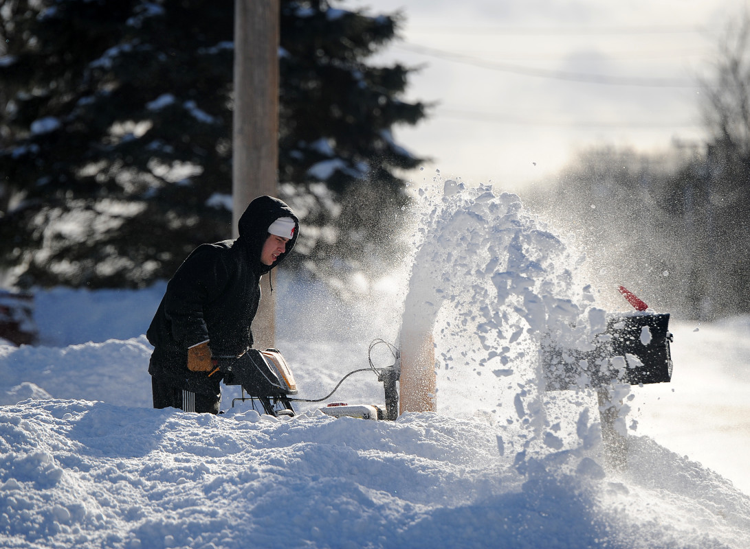 Major lake effect storm warning issued for 24 inches of snow