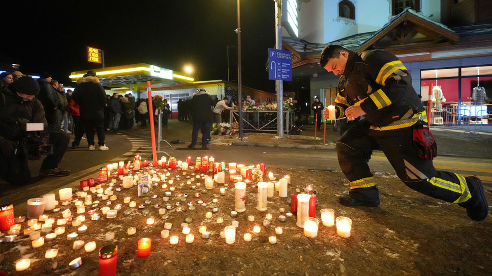 'Horror movie' ski resort fire leaves dozens dead