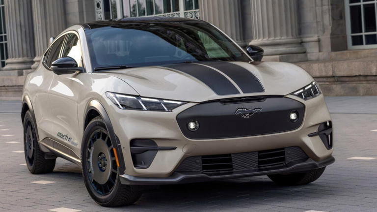 Americans just blew $15 billion on pickups in a single month