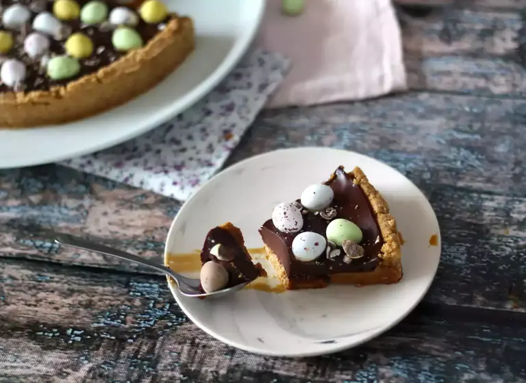 Easter tart, chocolate and caramel