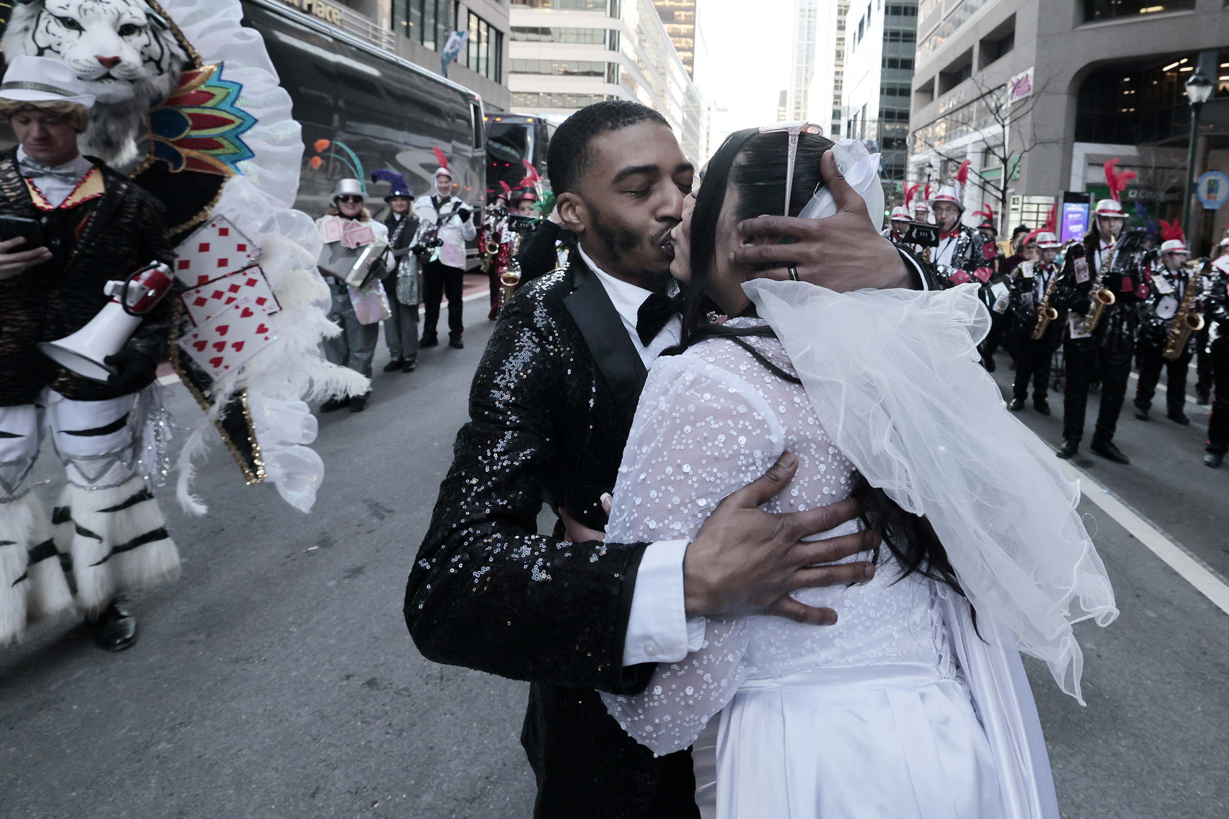 It’s a Mummers wedding! Braving the cold and crowds, a couple said ‘I ...