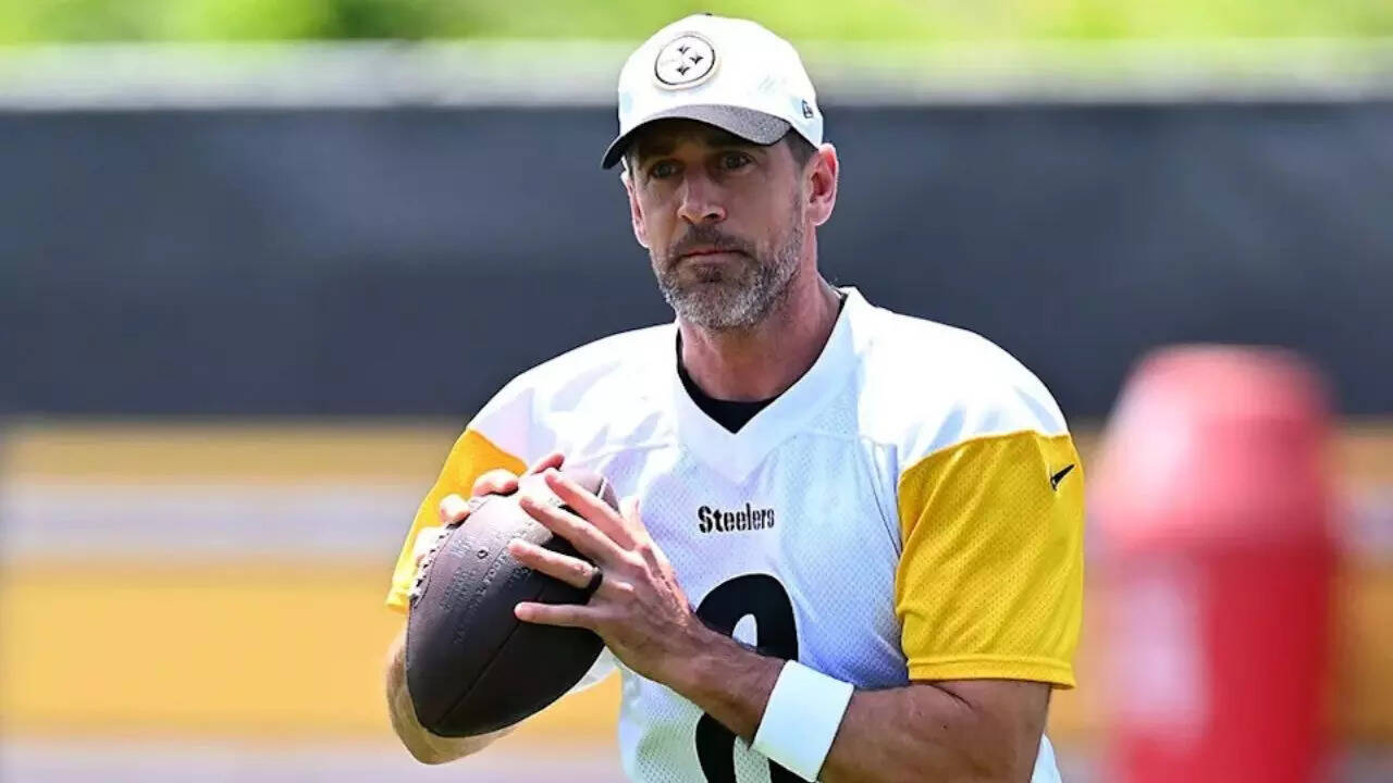 “She didn’t sign up to be a celebrity”: Aaron Rodgers says his wife ...