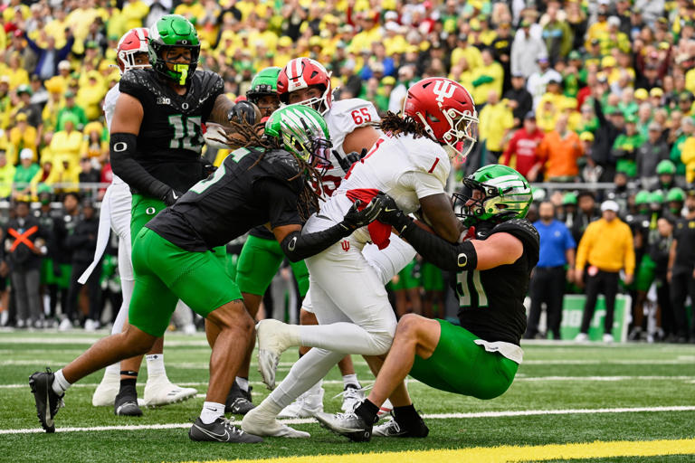 Finding rhythm on offense critical for Ducks to make title game