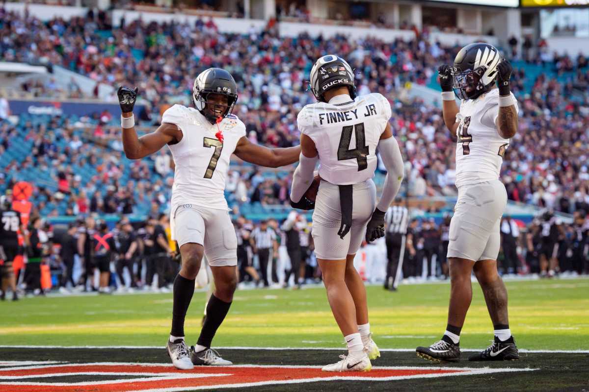 Oregon Ducks' dominant defense hides shocking deficiencies on offense ...