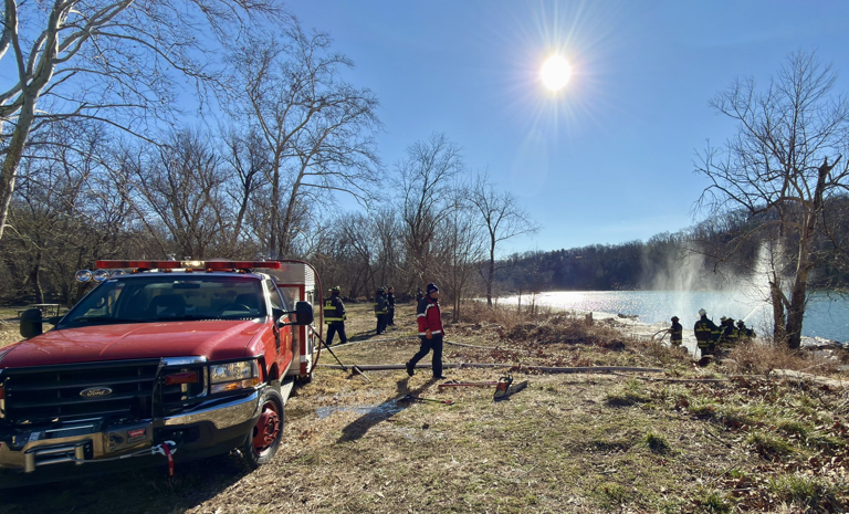 DC firefighters tackle New Year’s Day brush fire