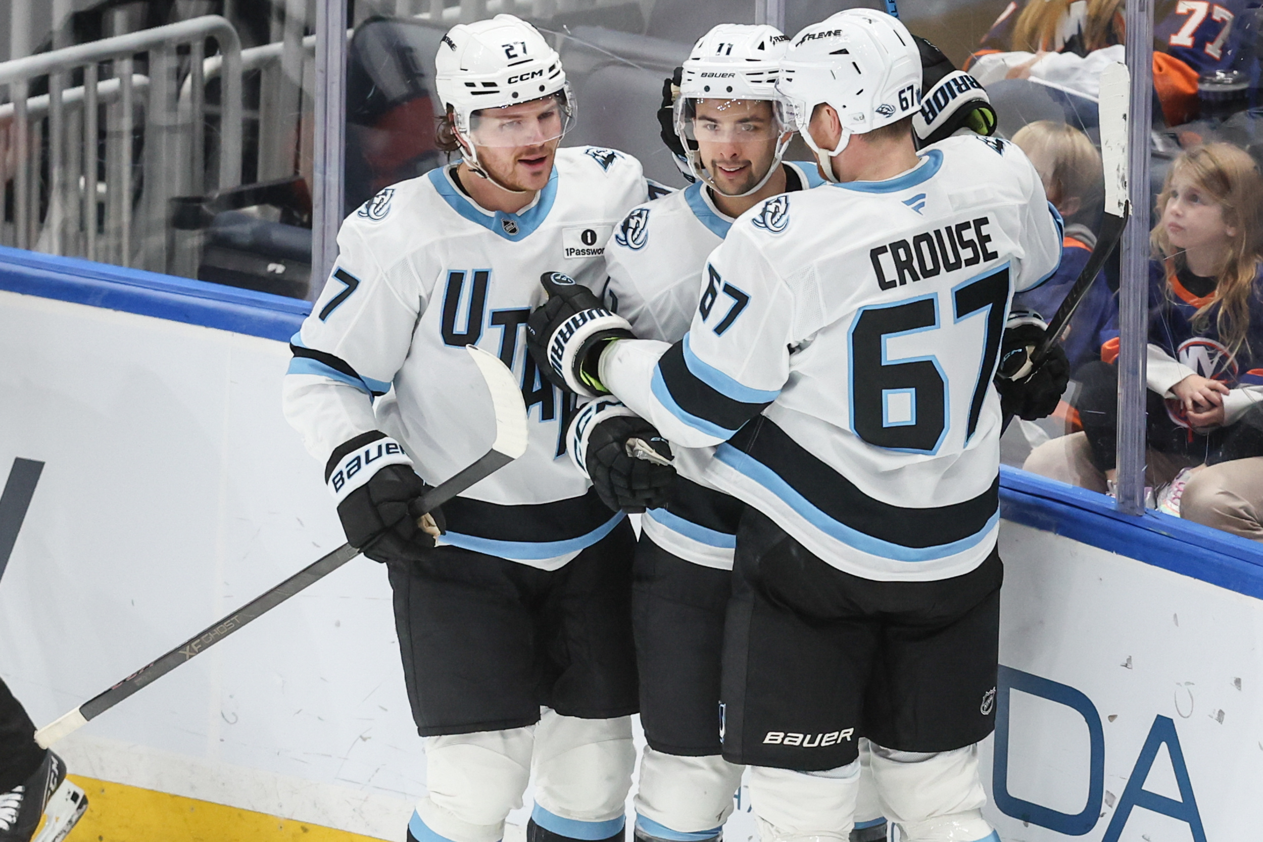 Mammoth Dominate Islanders With a 7-2 Win