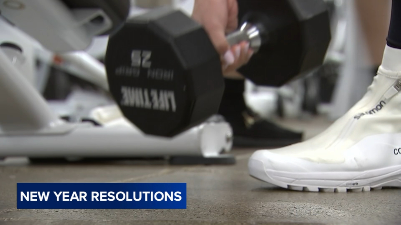 Chicagoans make New Year's resolutions and experts share their tips for ...