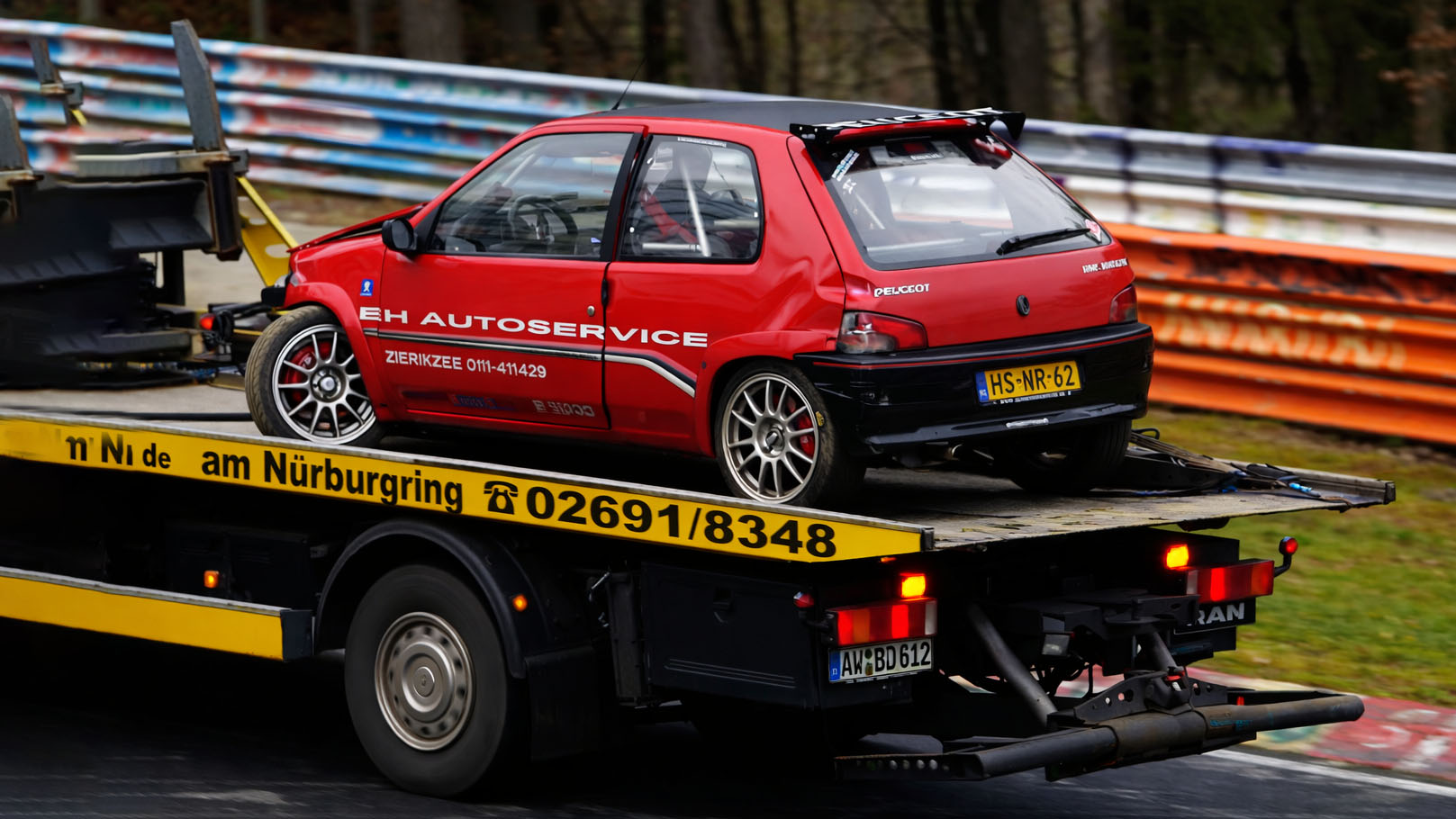 Intense Nürburgring lap ends on a tow truck