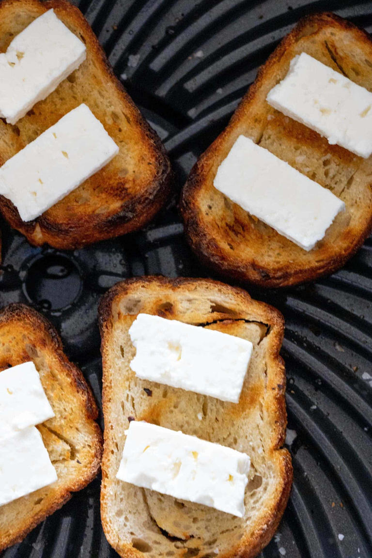 Warm goat cheese salad (salade de chèvre chaud)