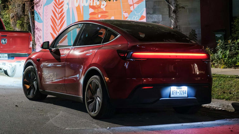 Tesla's big robotaxi promises fall flat as 2025 comes to a close