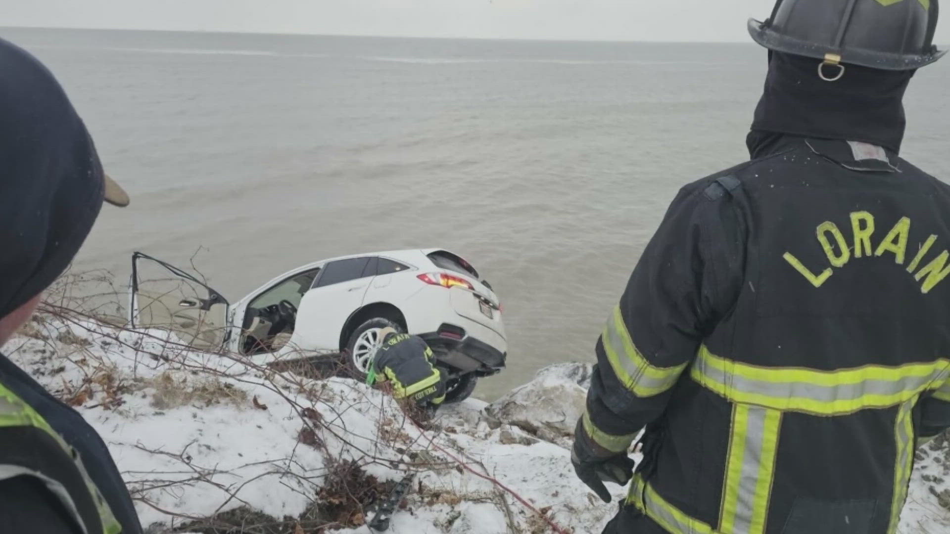 Lorain police arrest suspect after vehicle theft and crash