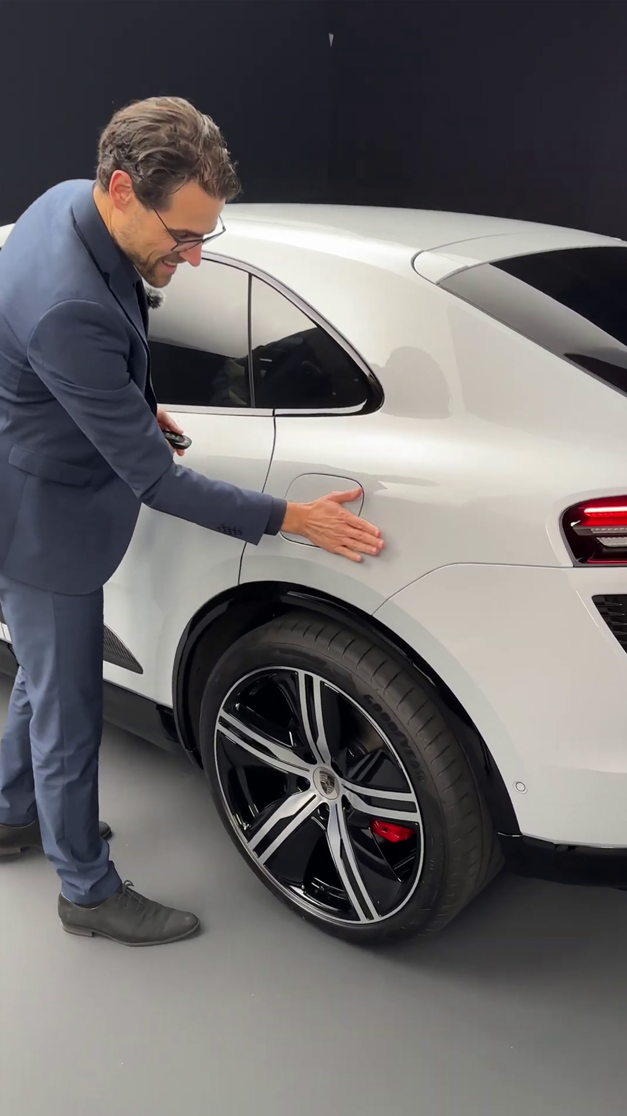 Porsche Macan EV charging flap design